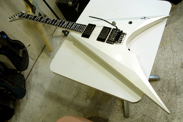 ESP ARROW CUSTOM COLOR 極美品 - Teenarama! Used Guitar and Pop'n'Roll Bar ...