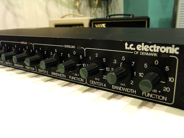 t.c.electronic TC1140 PARAMETRIC EQUALIZER/PREAMPLIFIER - Teenarama ...